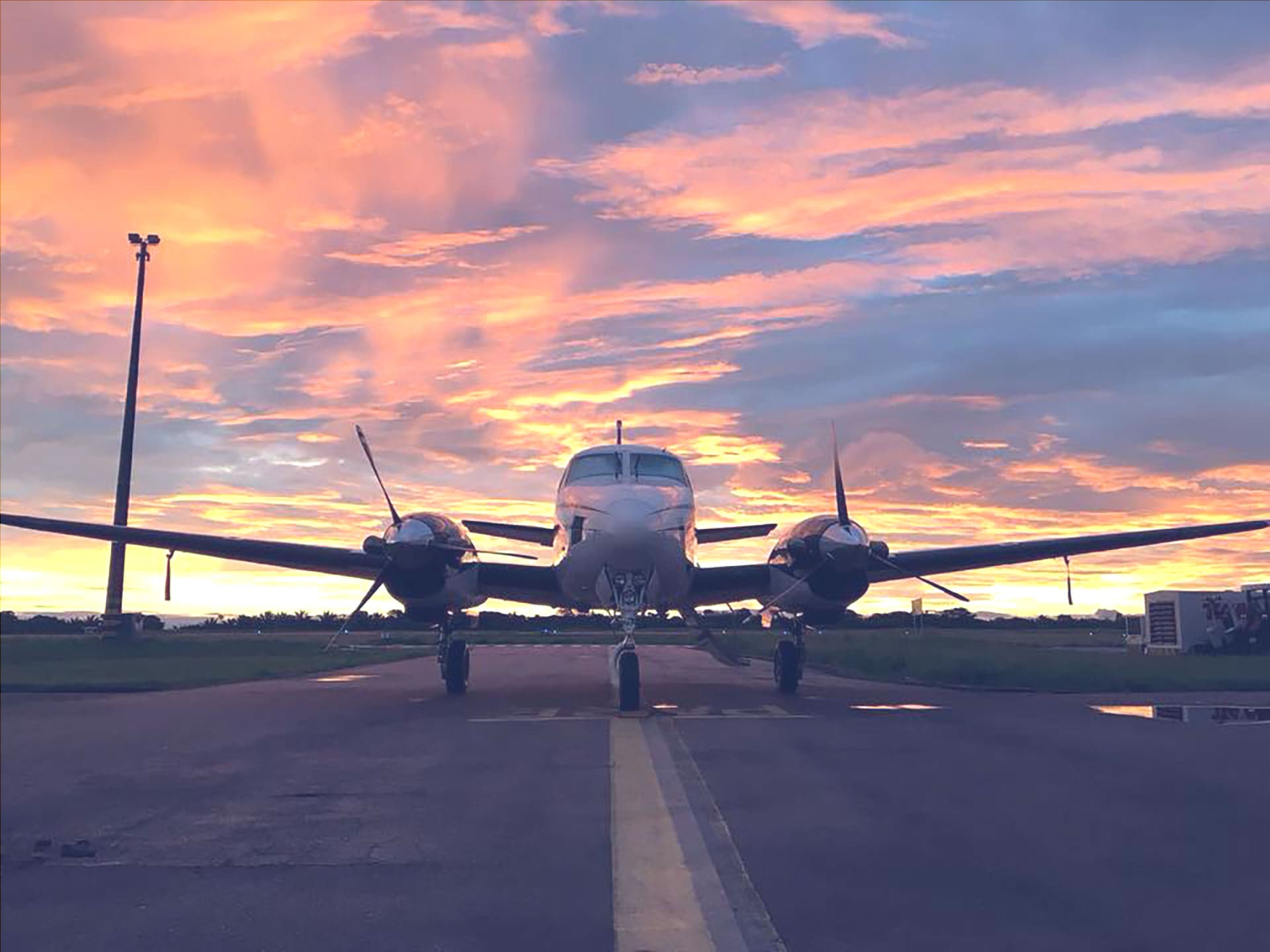 Conheça o King Air B200